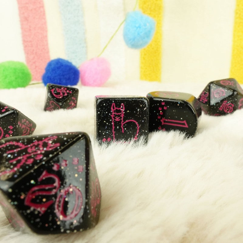 Llama Dice Set: Spitty (7) – Vault Games